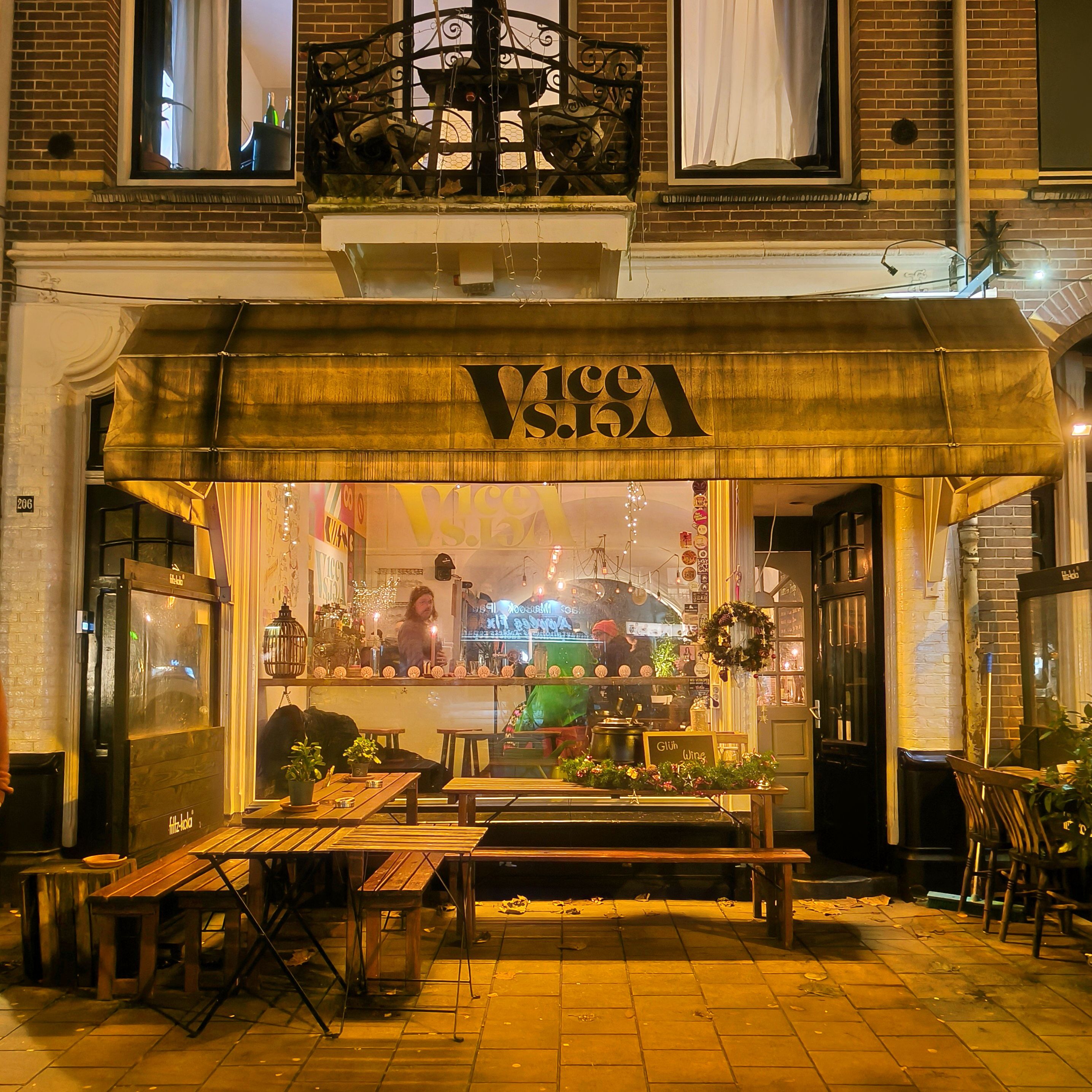 Vice Versa: where craft beer meets comedy – Eat Drink Amsterdam